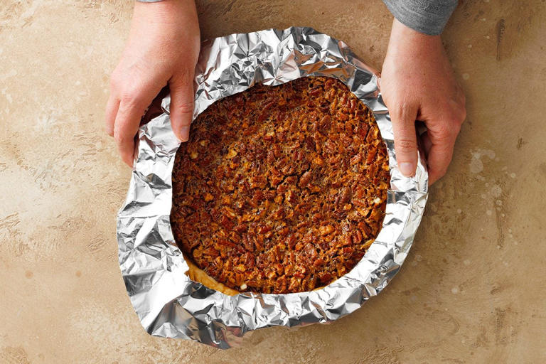 How to Make a Pie Crust Shield to Prevent a Burnt Edge