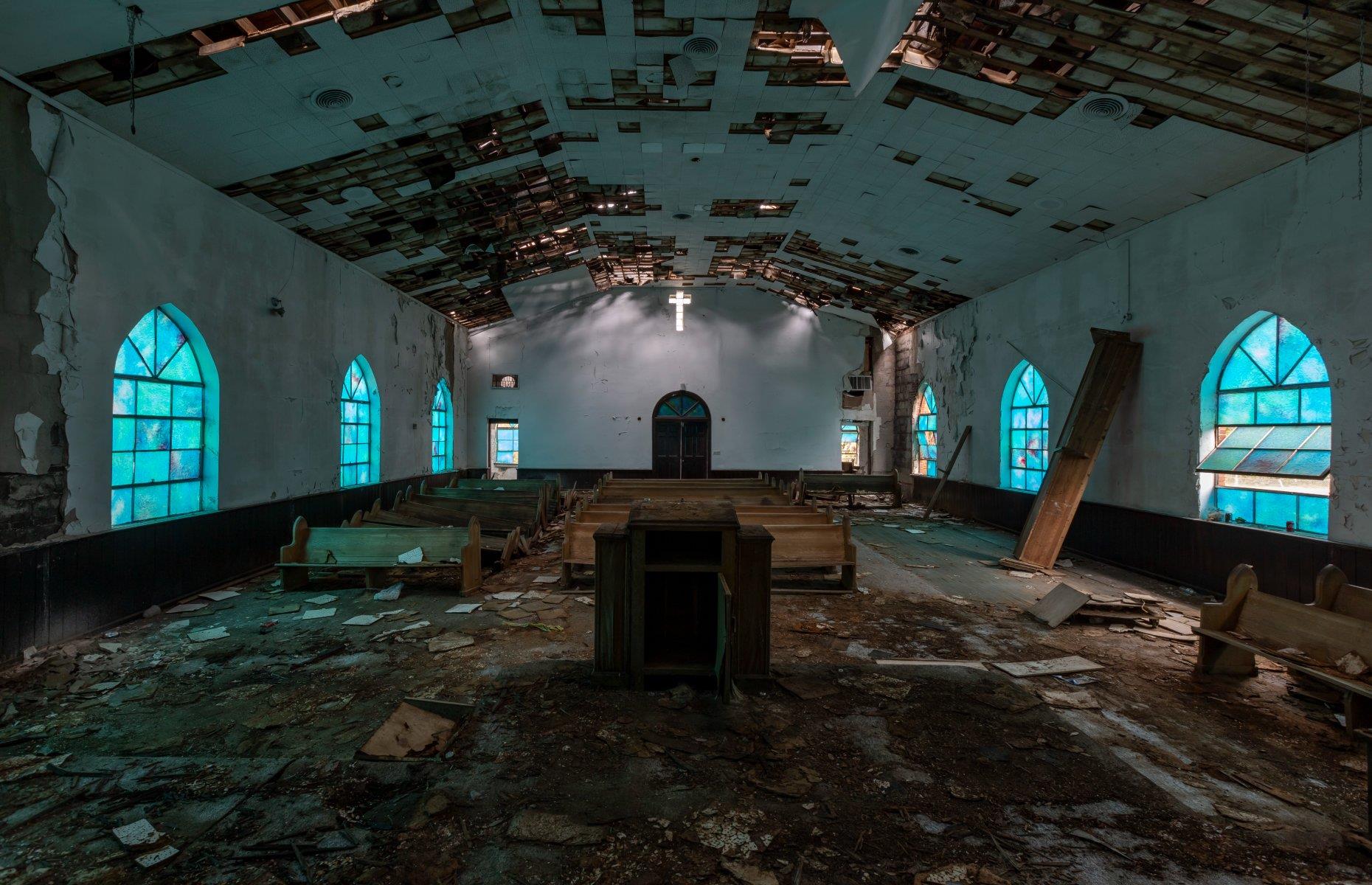 Explorando lo desconocido: Misterios inquietantes en iglesias abandonadas