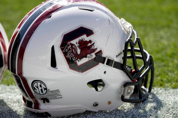 Donovan Murph, 4-star WR in '25 class, commits to South Carolina