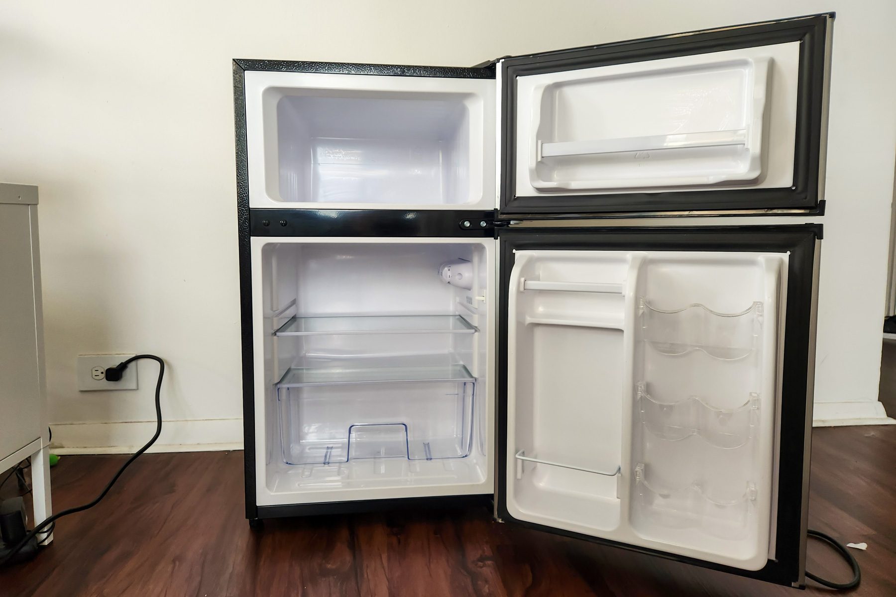 The Insignia Mini Fridge with Freezer Simply Can’t be Beat