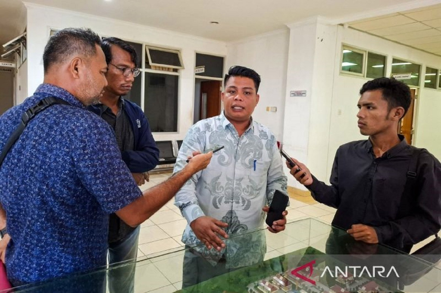 Segera Turunkan, Pemda Jangan Pasang Baliho Memuat Foto Paslon Segera Turunkan, Pemda Jangan Pasang Baliho Memuat Foto Paslon