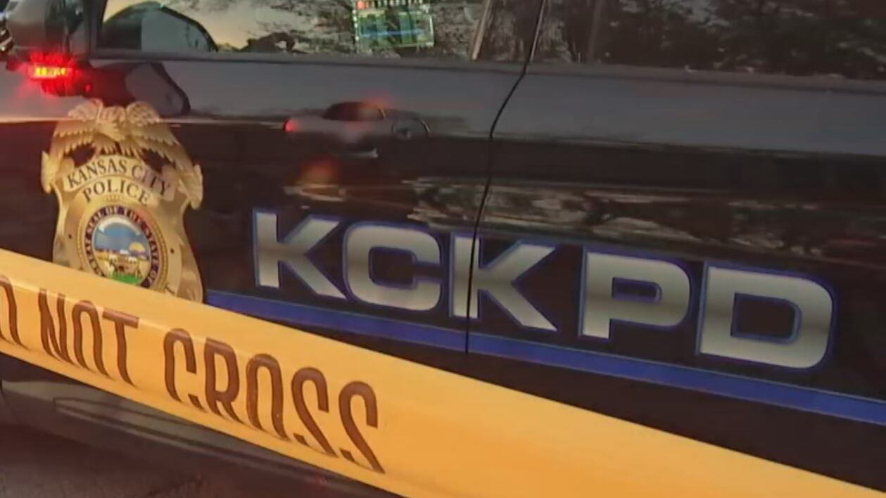 Triple shooting in KCK leaves 2 critically injured, another hurt Triple shooting in KCK leaves 2 critically injured, another hurt