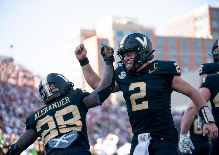 Who is Diego Pavia? Stats, more of Vanderbilt football QB who led ...