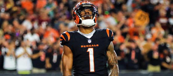 NFL DFS cheat sheet: Picks for every game (Week 17)