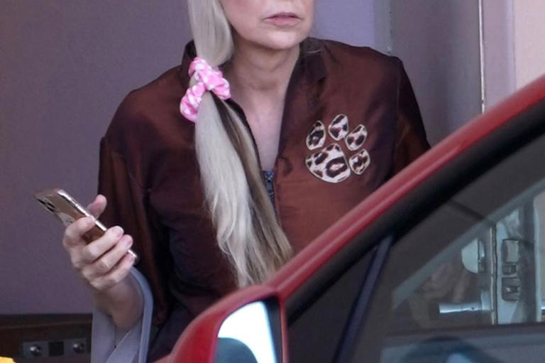 Tammi Saccoman Erik Menendezs Wife Seen For First Time Since Brothers Given Court Hearing