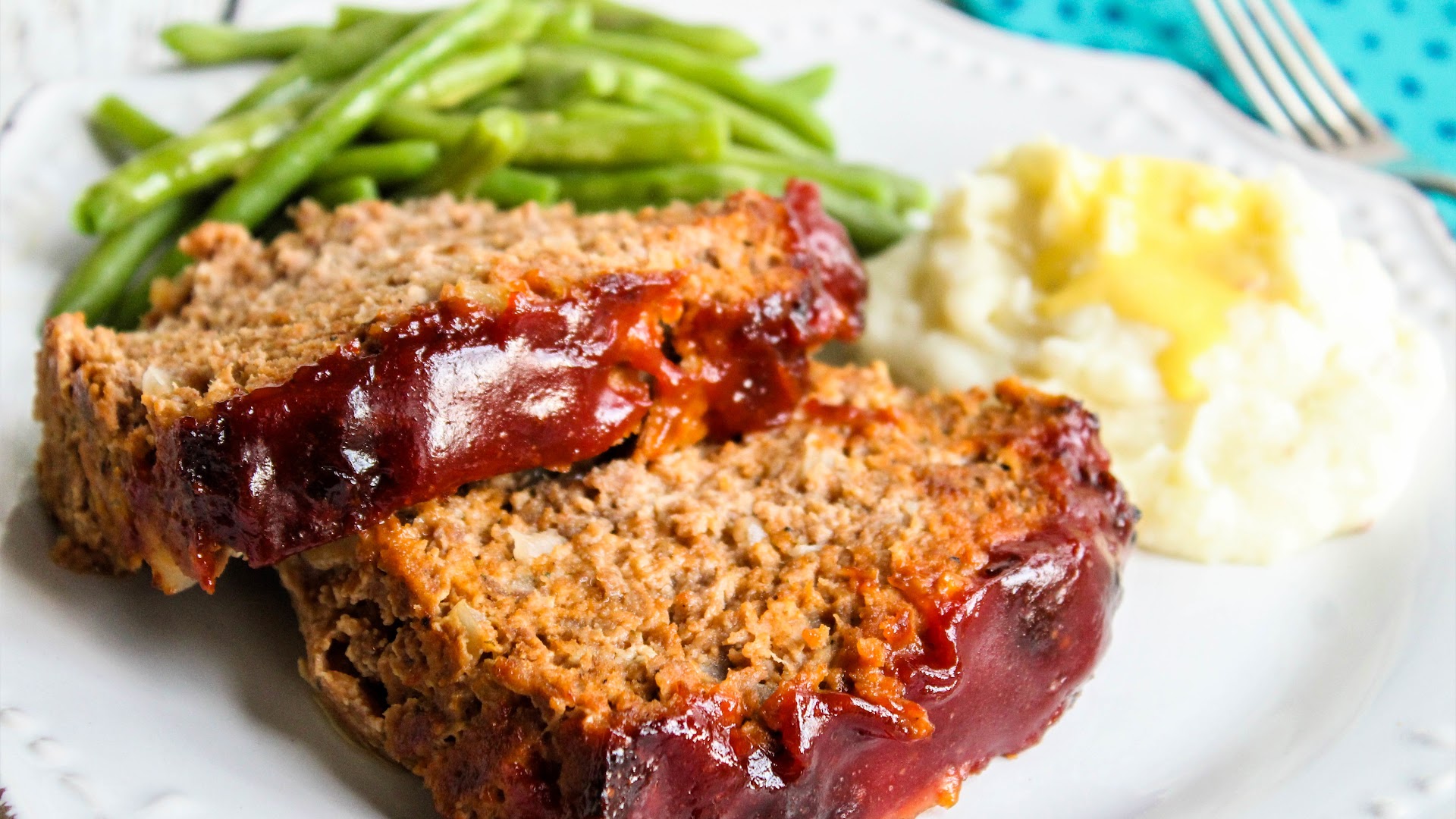 Meatloaf Is A Classic Comfort Meal And This Is A Great Meatloaf Recipe ...