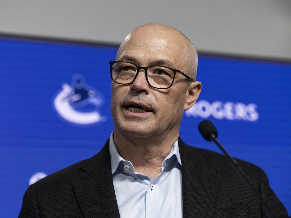 Canucks: Management is in the hot seat this season