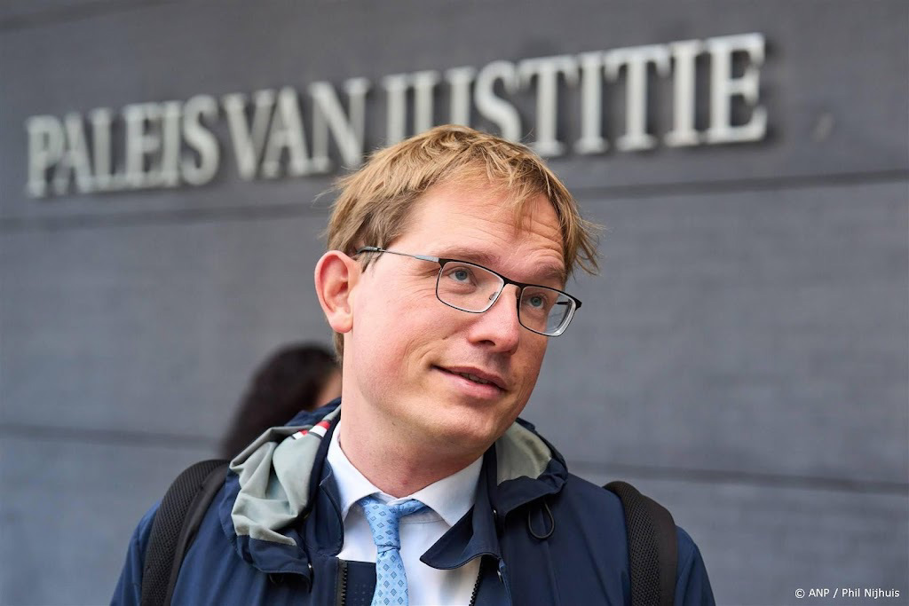 OM eist boete tegen FVD'er Van Houwelingen om hakenkruis-tweet OM eist boete tegen FVD'er Van Houwelingen om hakenkruis-tweet