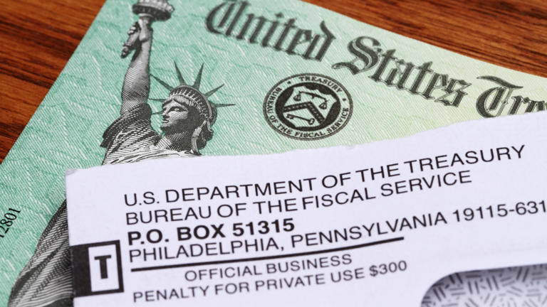 3 Reasons It Pays To Take a Smaller Social Security Check