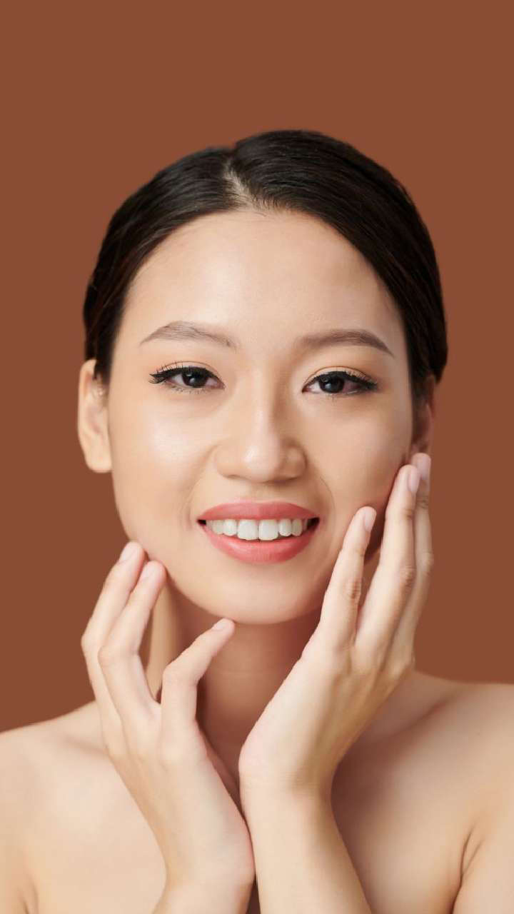 7 Effective Home Remedies To Brighten Skin Naturally 7 Effective Home Remedies To Brighten Skin Naturally