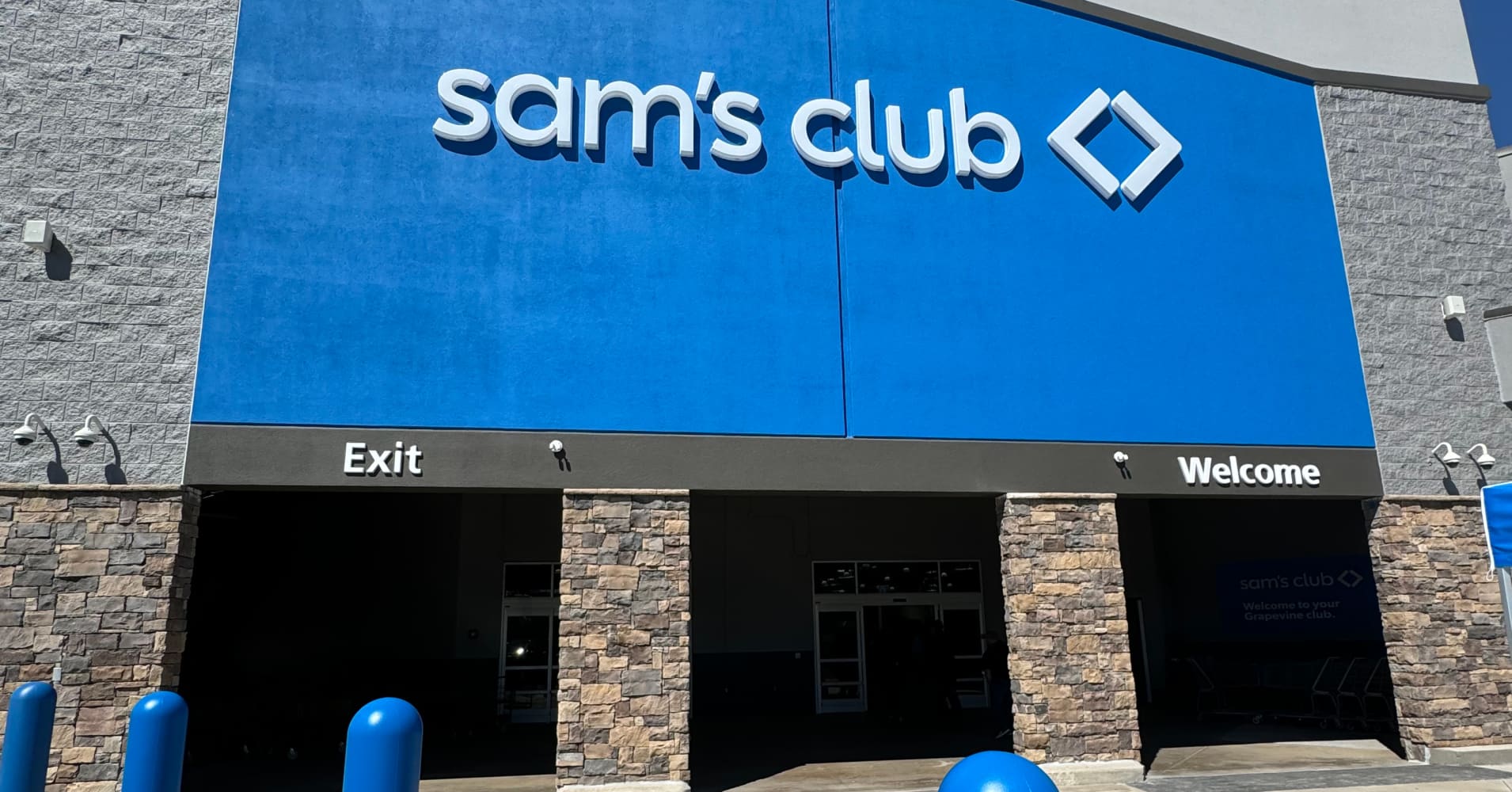As warehouse clubs boom, Walmart-owned Sam's Club plans to open 15 ...