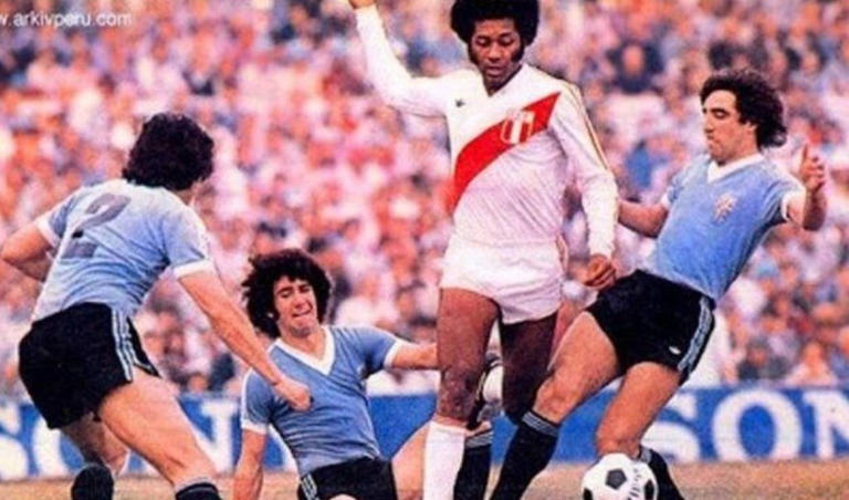 Histórico de la selección peruana arremete contra Renato Tapia y ... Histórico de la selección peruana arremete contra Renato Tapia y ...