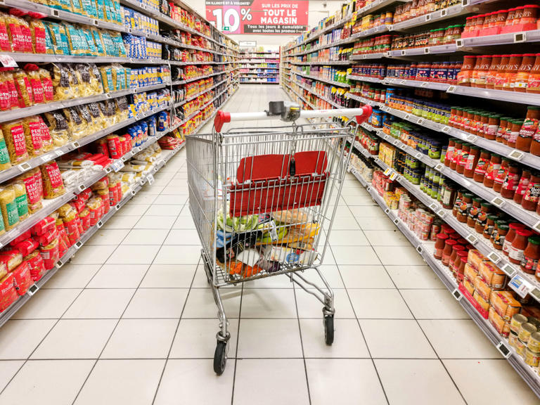 Economic data | Consumer confidence dips again