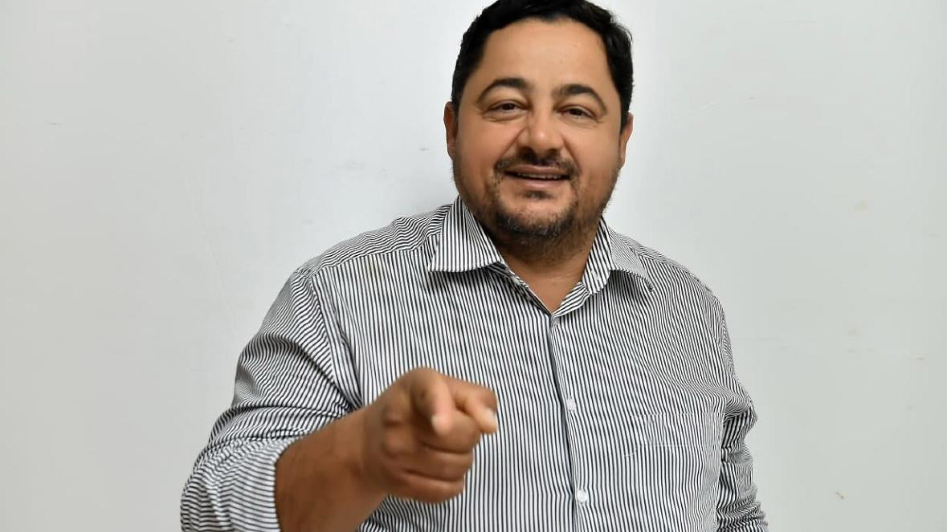 Vereador reeleito no Piauí morre de infarto durante apuração de votos Vereador reeleito no Piauí morre de infarto durante apuração de votos
