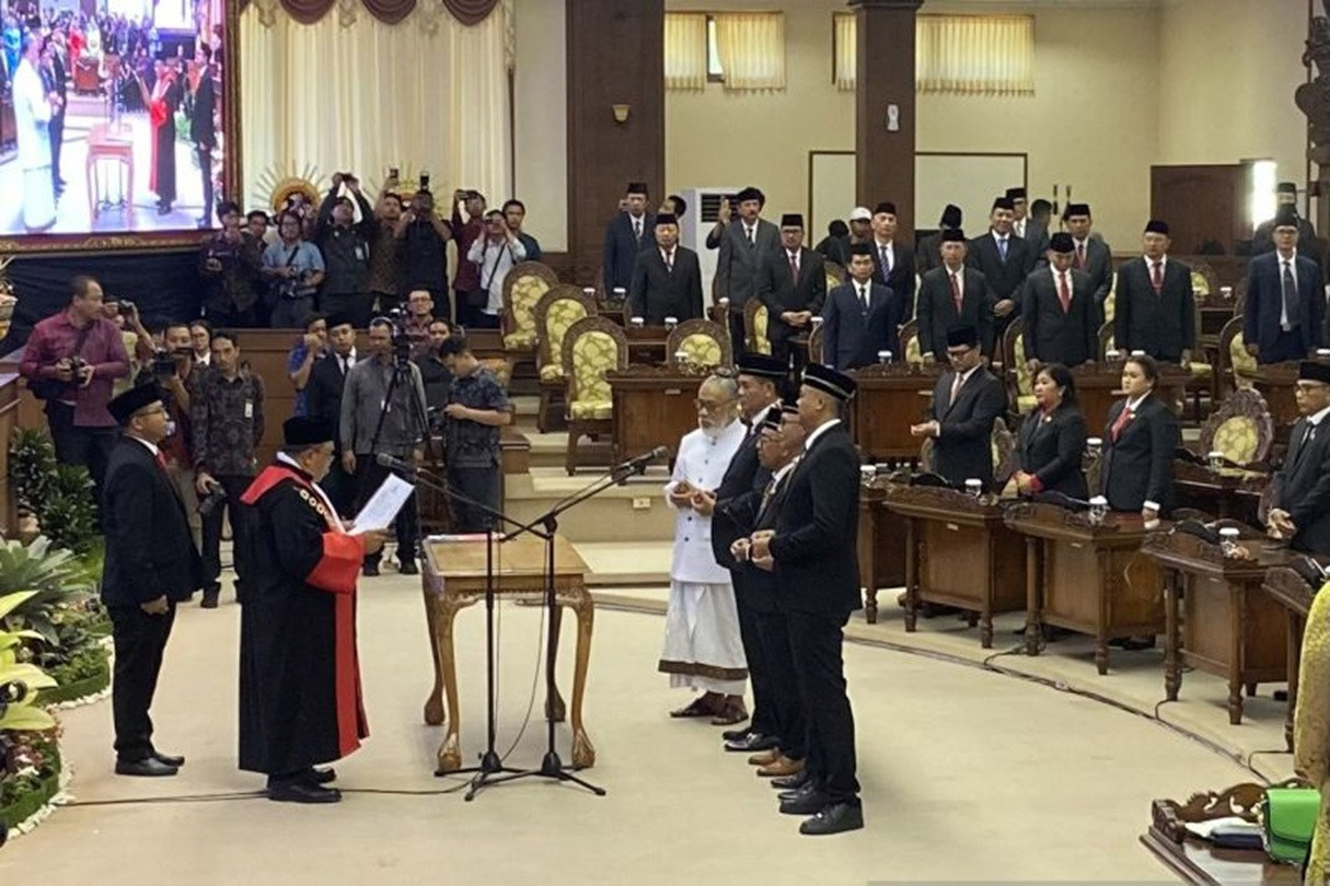 DPRD Bali Tetapkan Kursi Ketua & Wakil, Ini Komposisi Pimpinan & Jumlah ... DPRD Bali Tetapkan Kursi Ketua & Wakil, Ini Komposisi Pimpinan & Jumlah ...