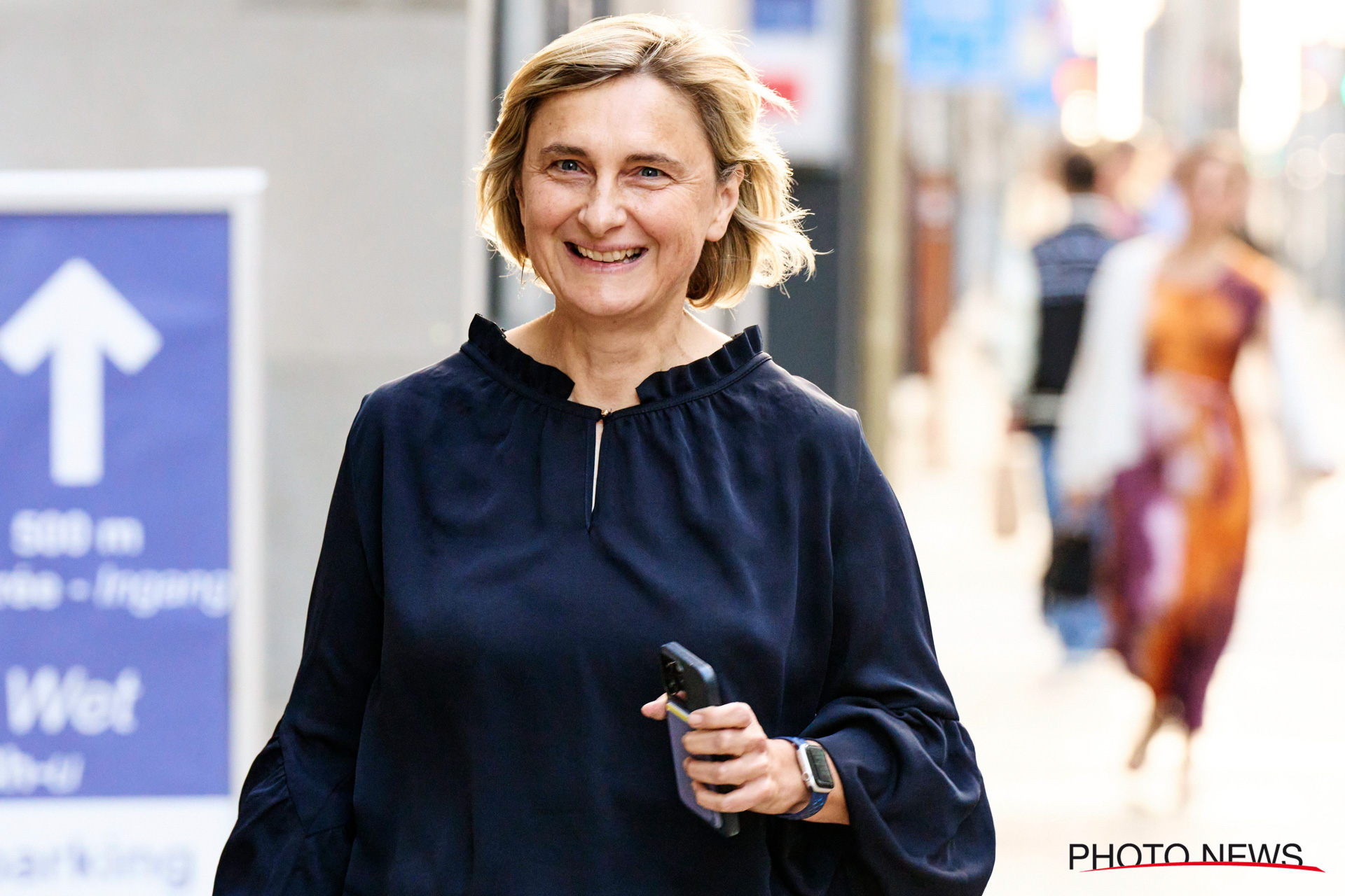 "Hilde Crevits pleegt aanslag op onze samenleving"