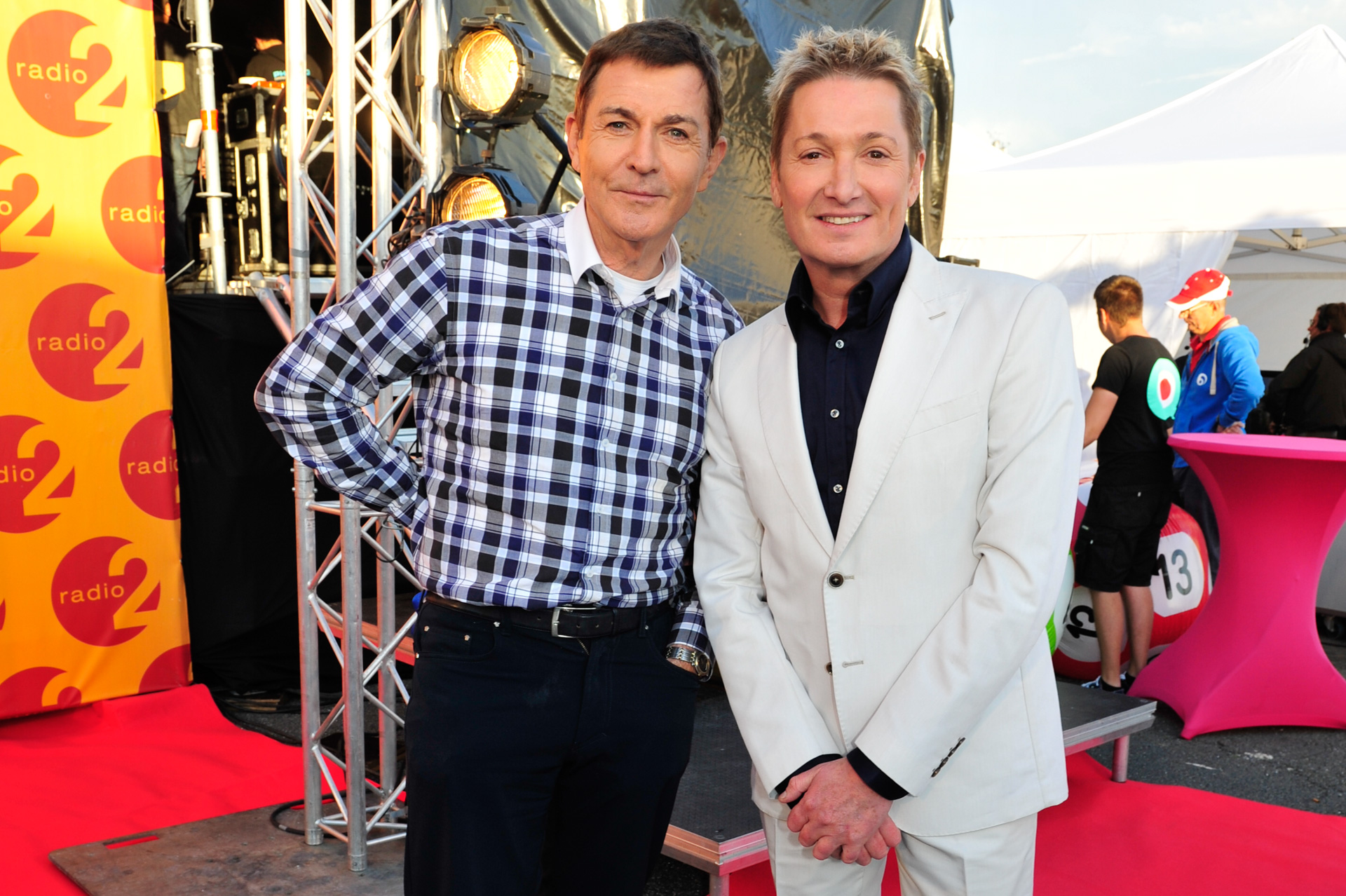 Deze jarige mag een keertje aan het rad draaien