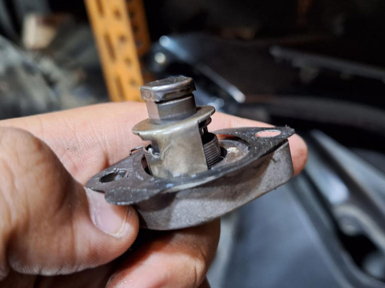 Ternyata Ini Kelebihan Tensioner Rantai Keteng Manual di Motor Matic
