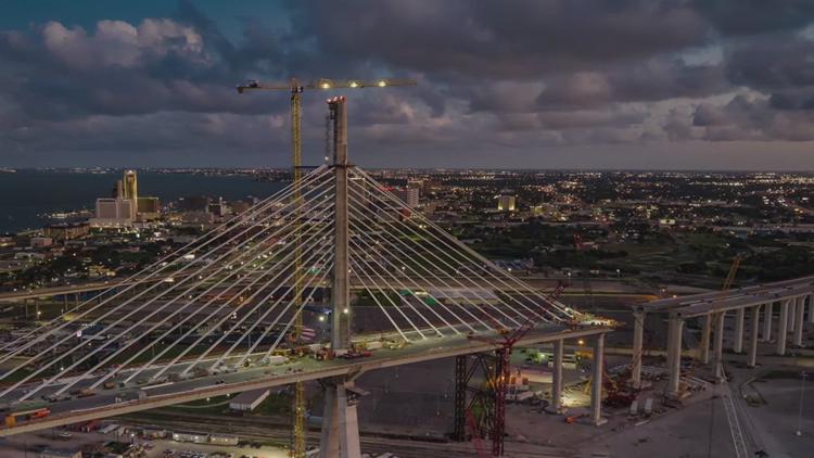 Towers complete in Harbor Bridge project make it the tallest structure ...