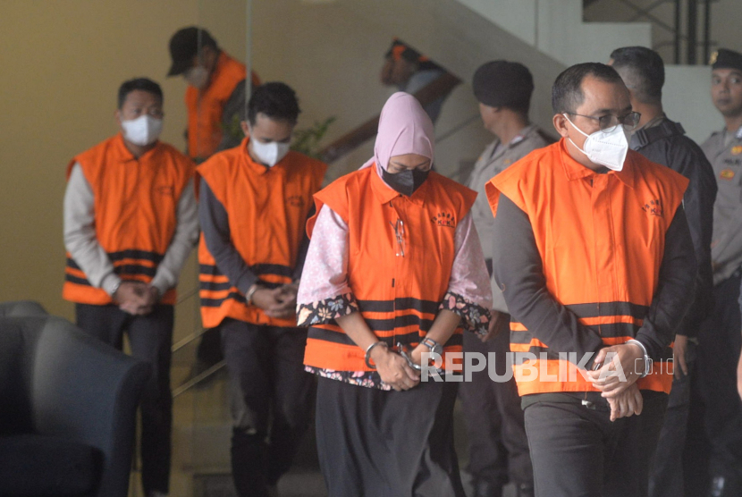 KPK Sita Uang Rp 12 Miliar dalam OTT di Kalsel, Begini Modus Dugaan ... KPK Sita Uang Rp 12 Miliar dalam OTT di Kalsel, Begini Modus Dugaan ...