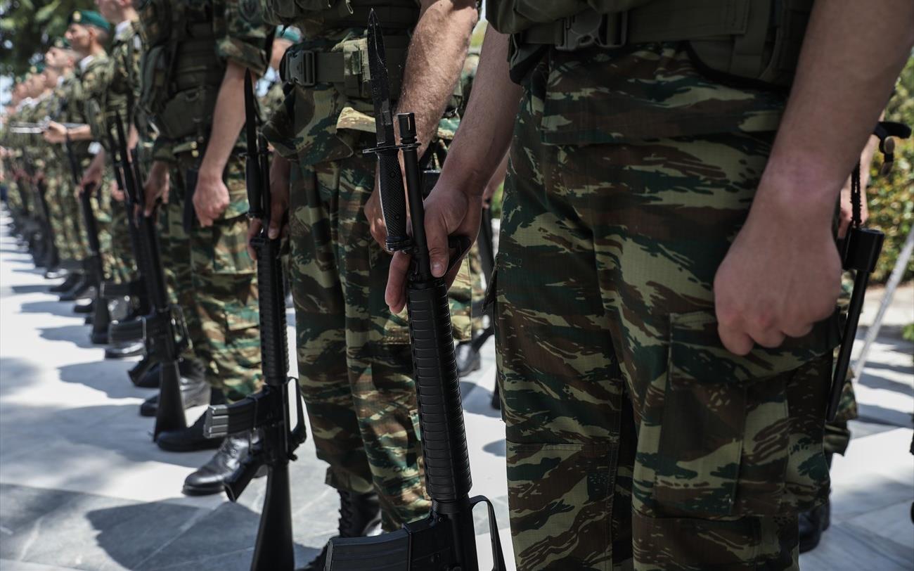 Αλλαγές στον στρατό ανακοινώνει ο Δένδιας: Στο Πεζικό το 1ο ...