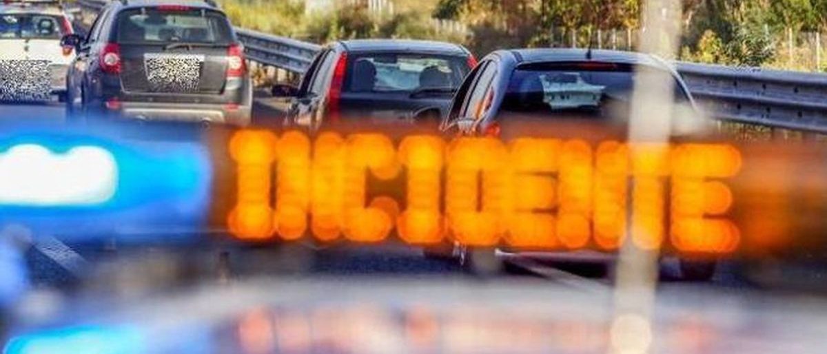 Incidente oggi in A14 a Bologna: tamponamento fra camion Incidente oggi in A14 a Bologna: tamponamento fra camion