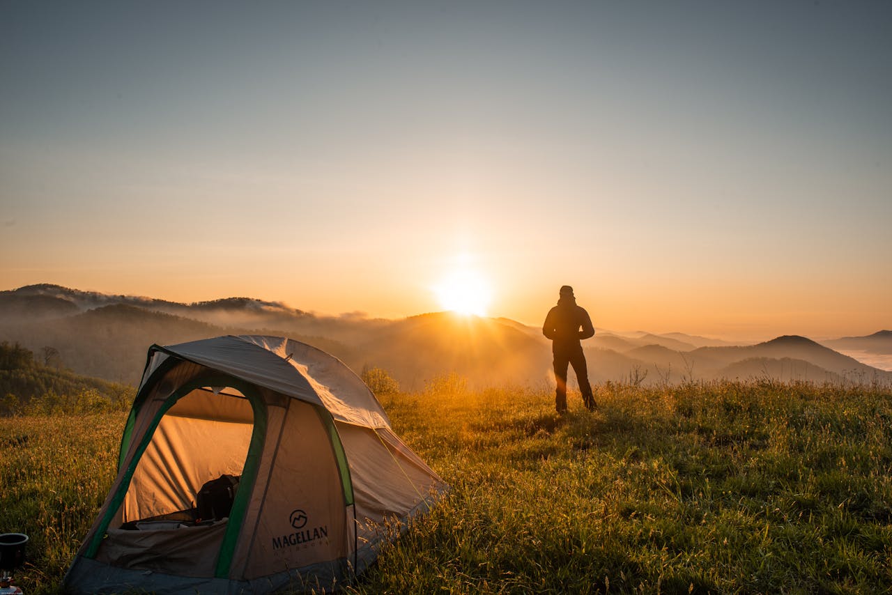 Camping Made Easy: 10 Road Trip Essentials You Need to Pack
