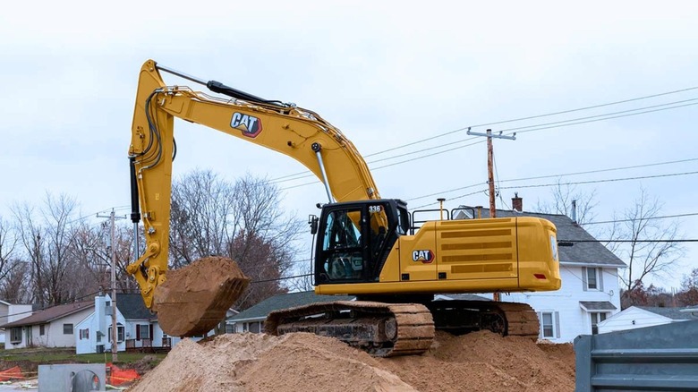 What License Do You Need To Operate Heavy Caterpillar Trucks And Machinery?