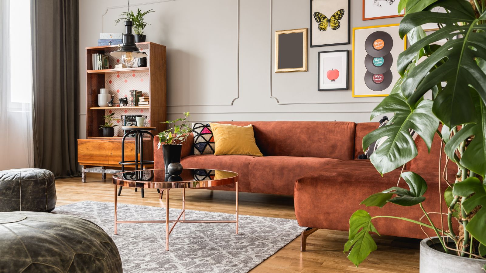 Eclectic Studio Apartment for Art-Loving Nomad