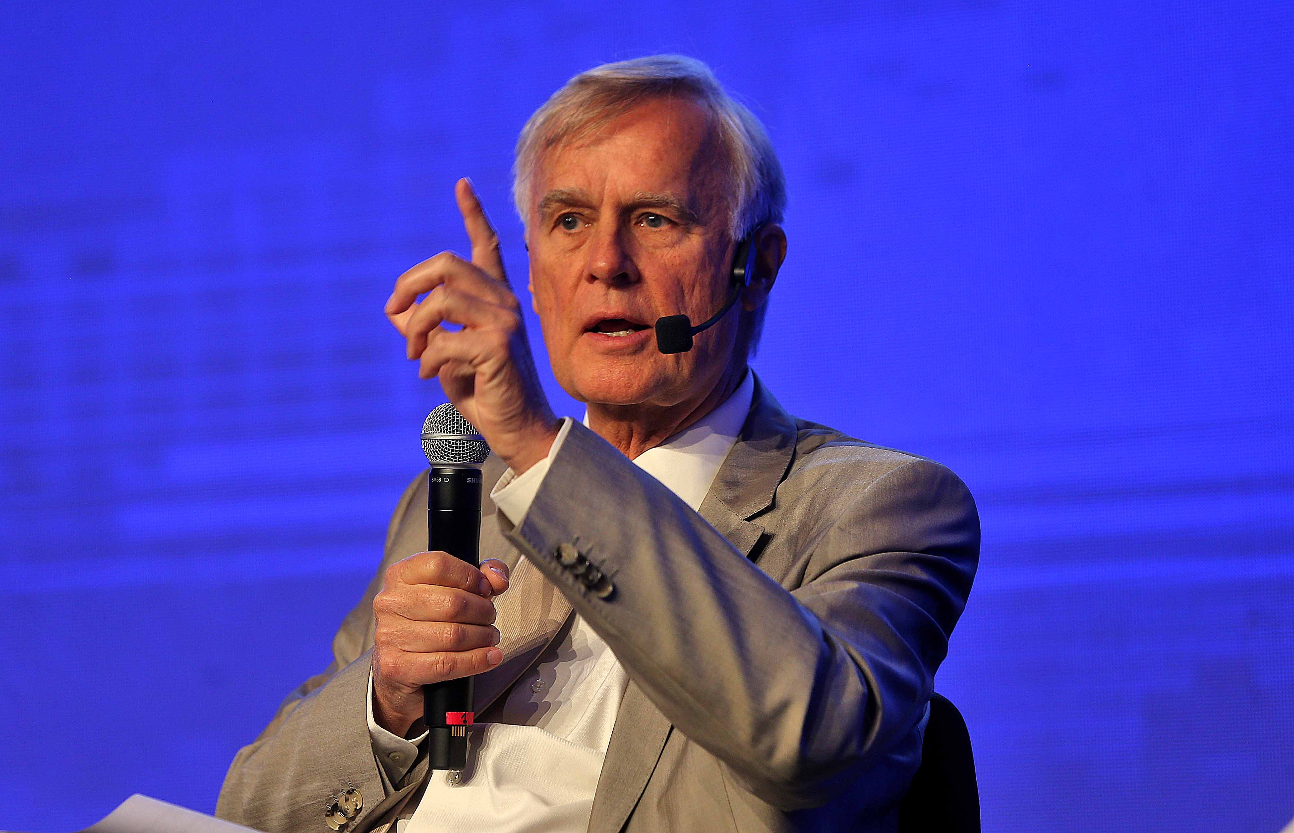 Klaus Schmidt-Hebbel critica declaraciones de Boric por estudio sobre empleo del Banco Central