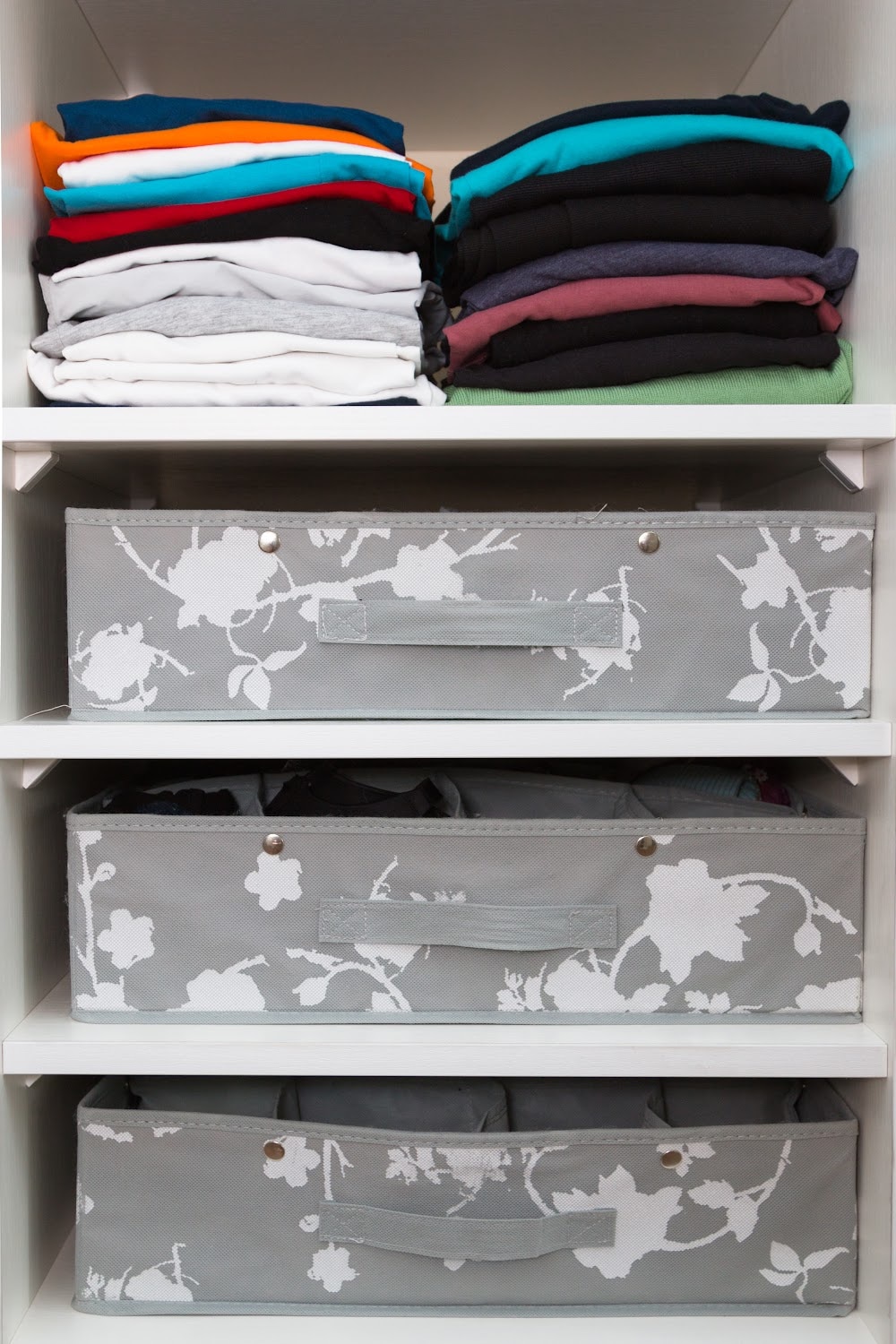 How to Clean and Organize Your Closet So that It Sparks Joy