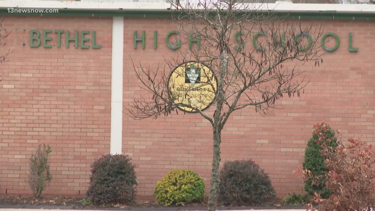 2 teens arrested after Hampton student reported bus stop robbery ...