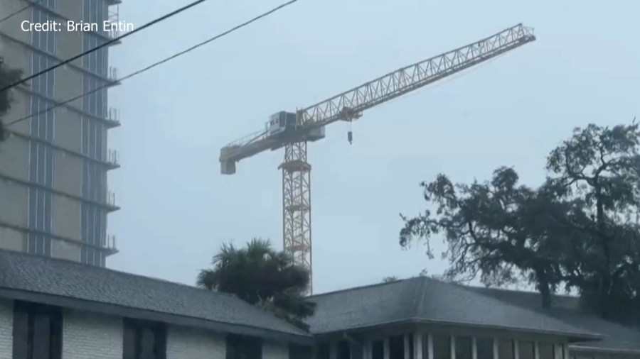 WATCH: Crane spins as Hurricane Milton hits Tampa
