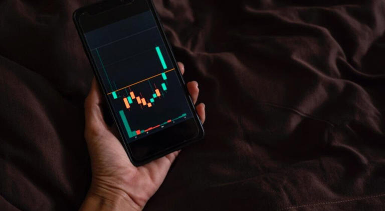 Zerodha's Net Profit Rises 61% To ₹4,700 Cr In FY24 Zerodha's Net Profit Rises 61% To ₹4,700 Cr In FY24
