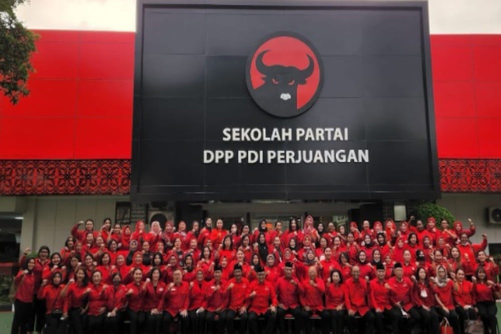 PDIP Pecat Tia Rahmania, Batal Dilantik Jadi Anggota DPR diganti Bonnie ... PDIP Pecat Tia Rahmania, Batal Dilantik Jadi Anggota DPR diganti Bonnie ...