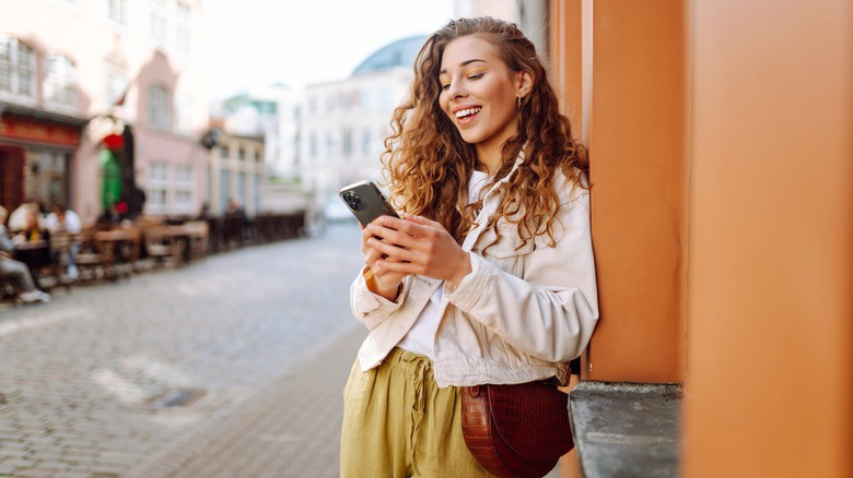 Easy-To-Use Apps Rick Steves' Son Andy Swears By To Save Money While In ... Easy-To-Use Apps Rick Steves' Son Andy Swears By To Save Money While In ...