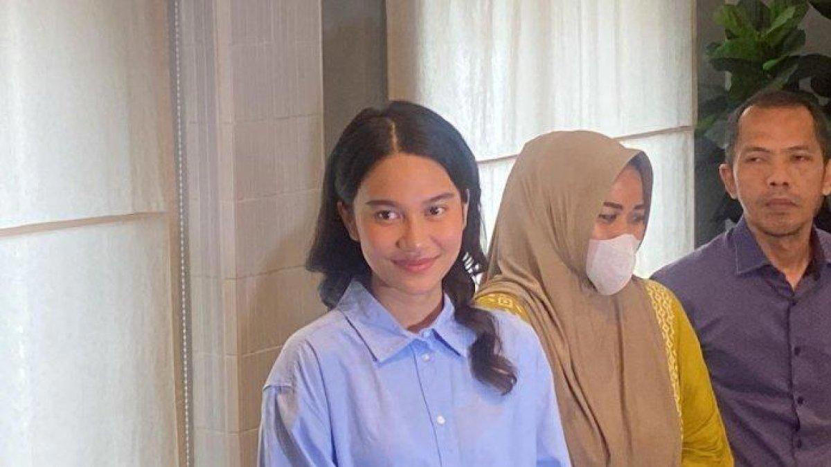 5 Langkah Azizah Salsha Usai Diterpa Isu Selingkuh,Tak Mau Memikirkan ... 5 Langkah Azizah Salsha Usai Diterpa Isu Selingkuh,Tak Mau Memikirkan ...