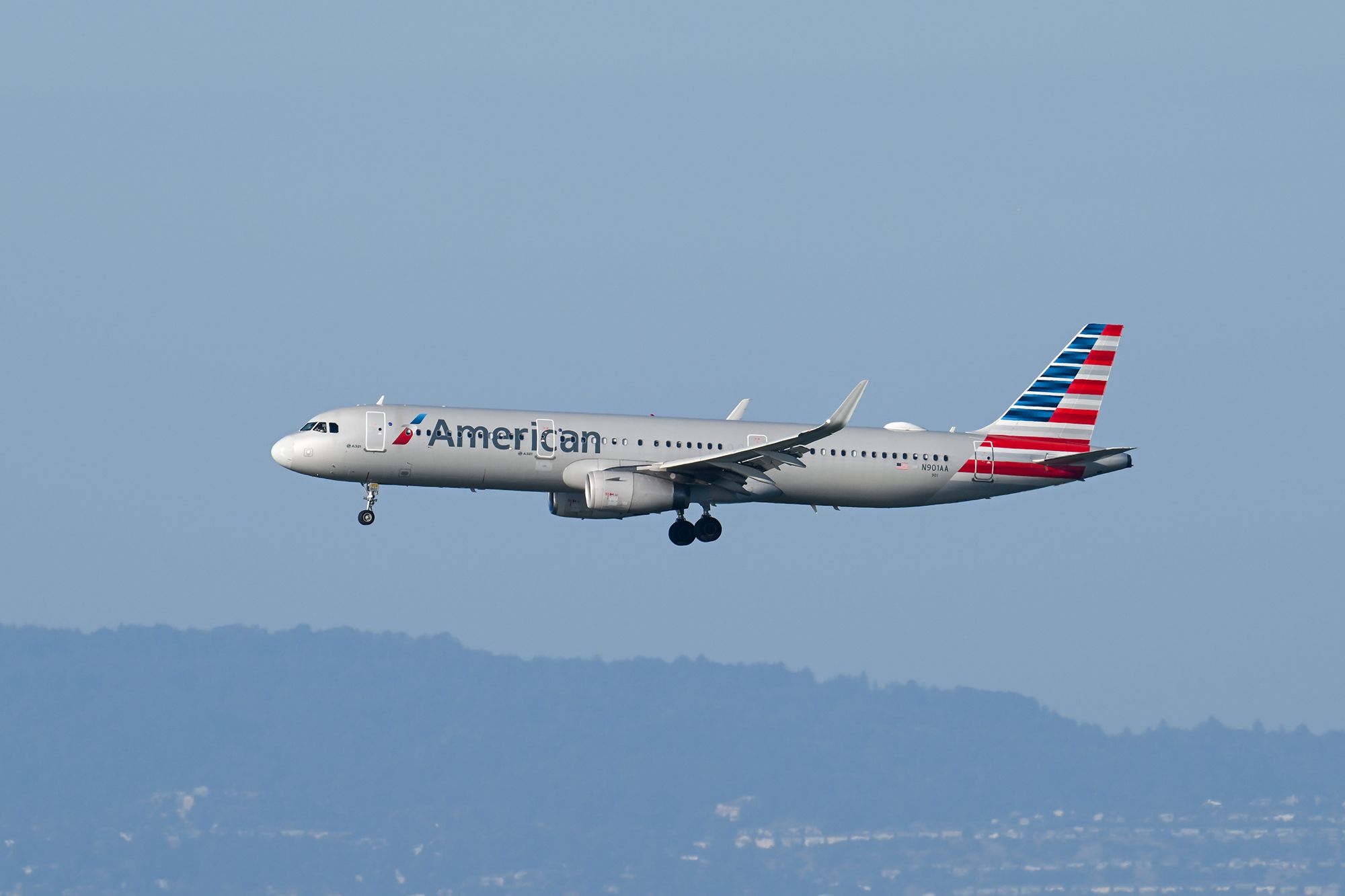 American Airlines' Has a New Spring Sale—and It Includes $64 Flights ...