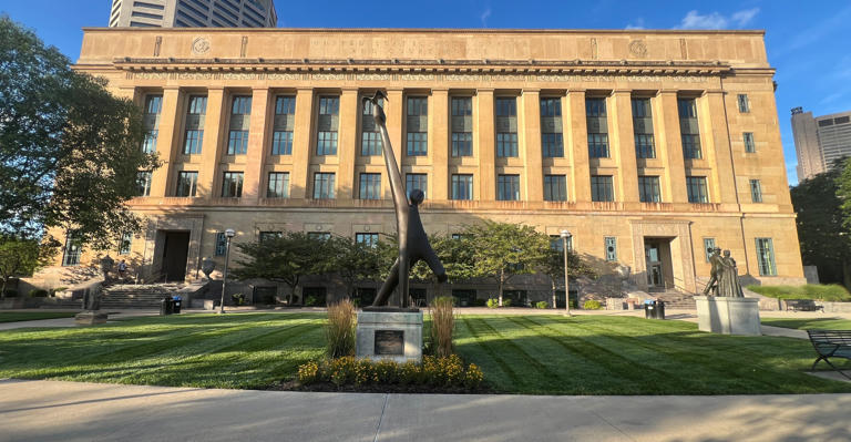 Federal charges for Columbus man accused of threatening ICE agents