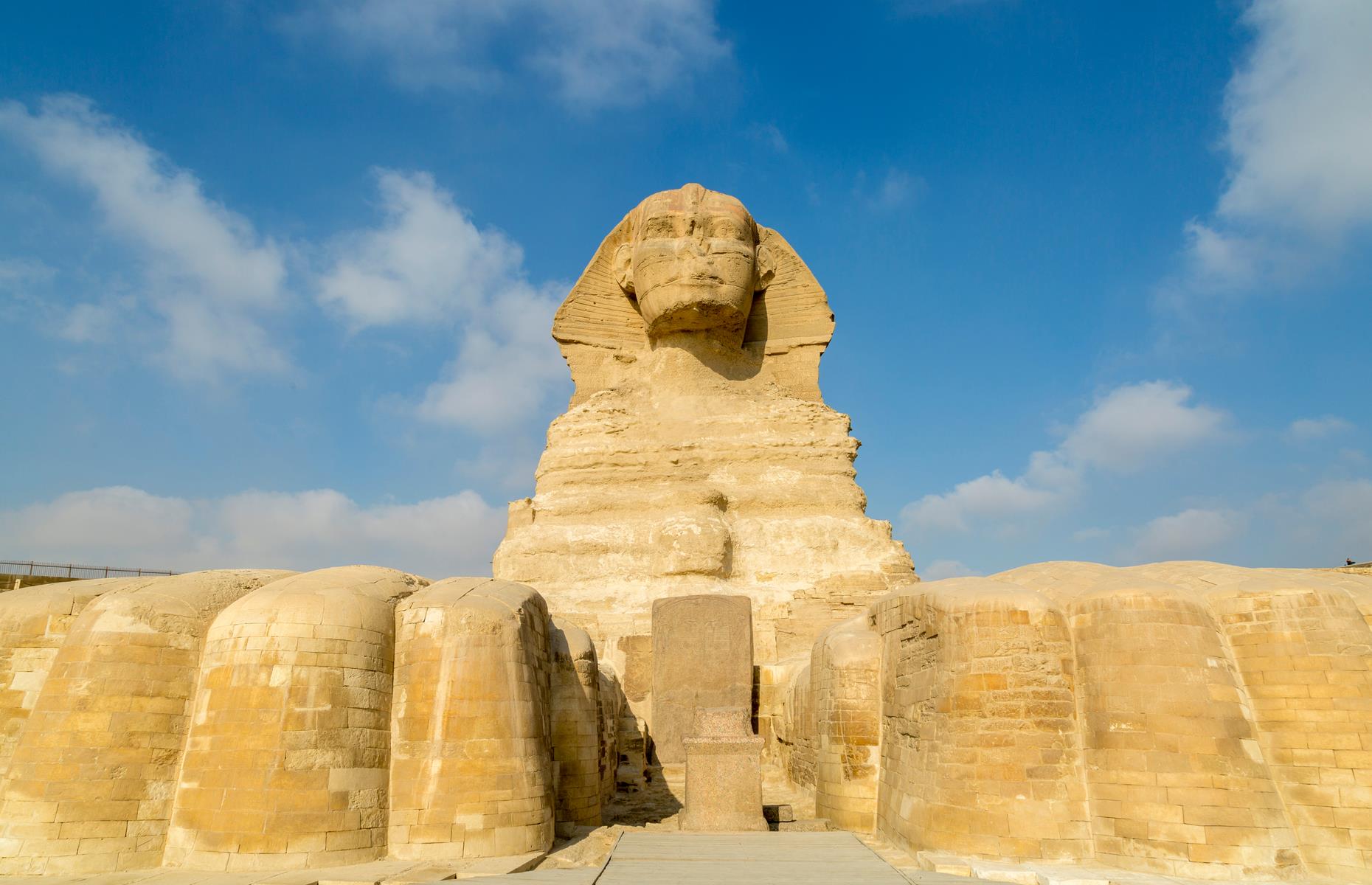 17 monumentos icónicos del mundo que casi fueron borrados del mapa