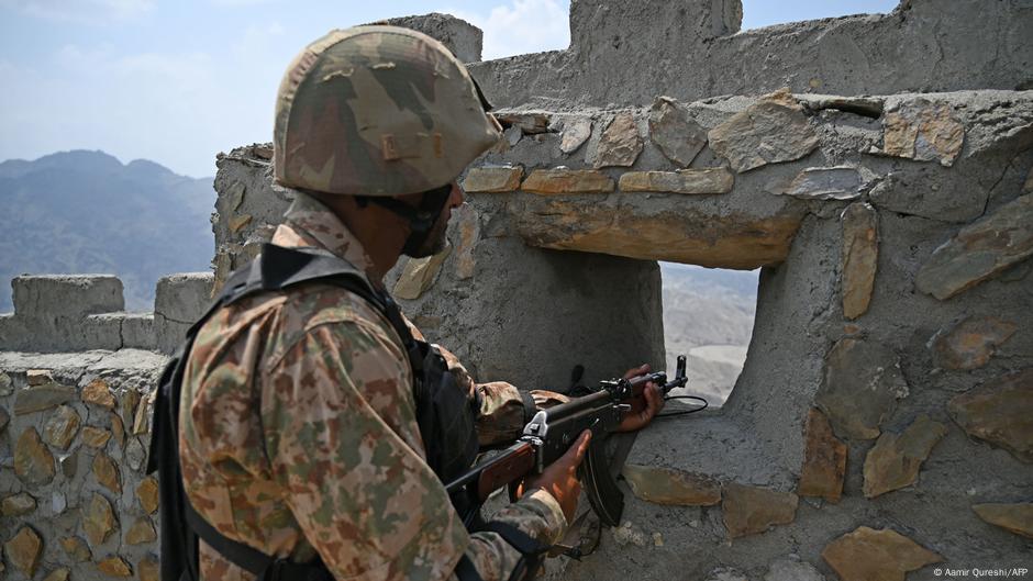 Pakistan: More than 20 killed during raid in border region