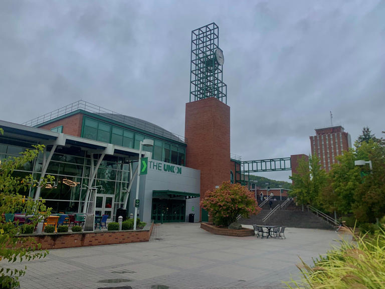 U.S. News names top NY graduate programs in business, law, medicine ...