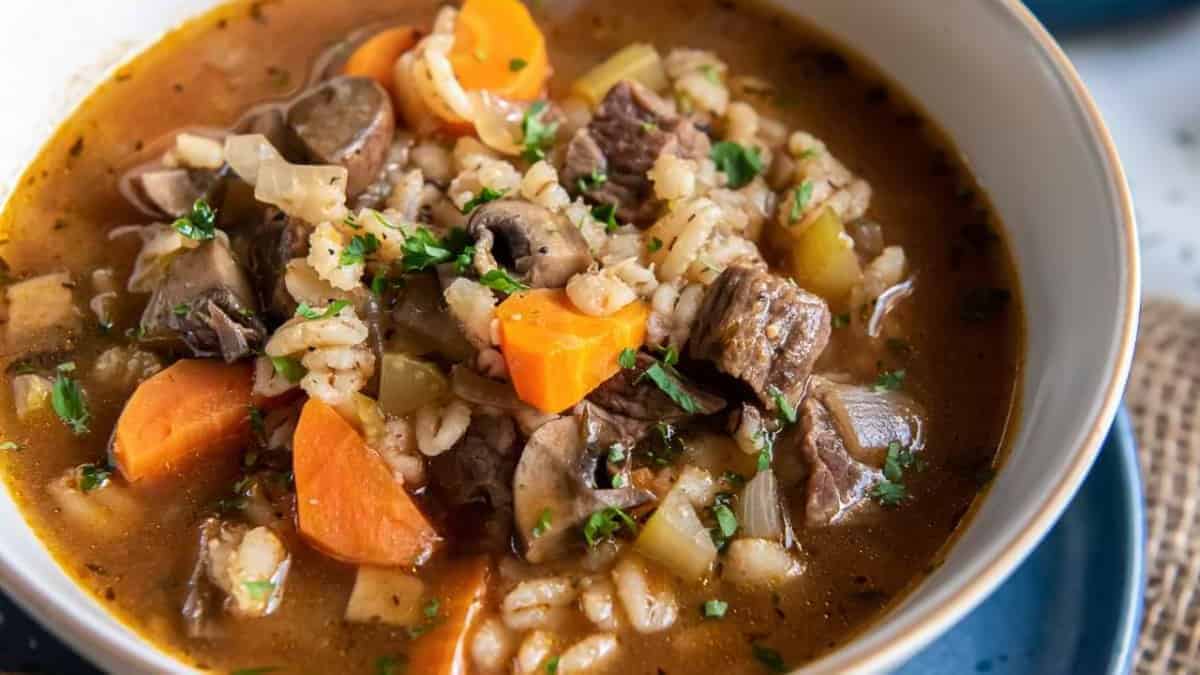 25 slow cooker meals that cook while you relax
