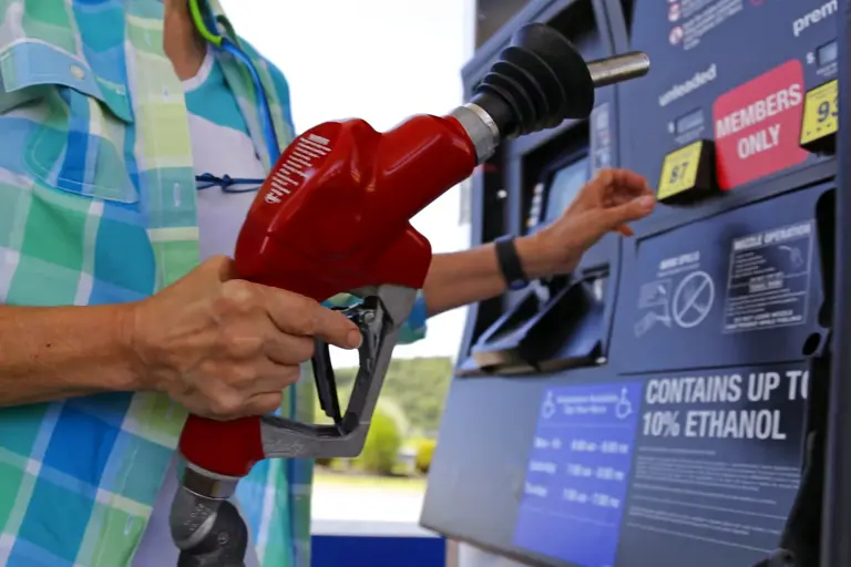 Gas prices: Drop 16 cents per gallon in one week to $4.16