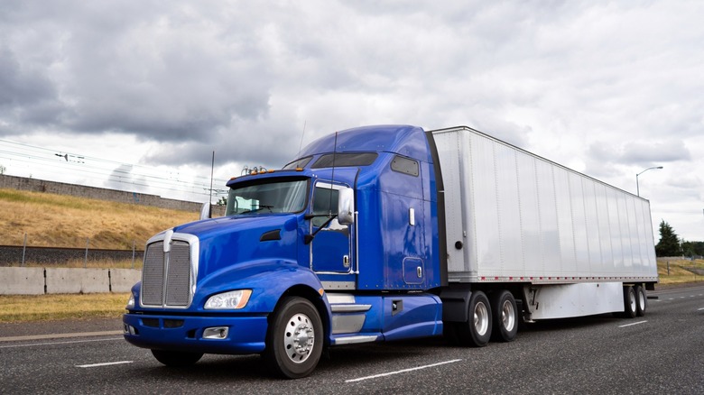 What Are The Different Types Of Semi-Trailers & How Do They Connect To ...