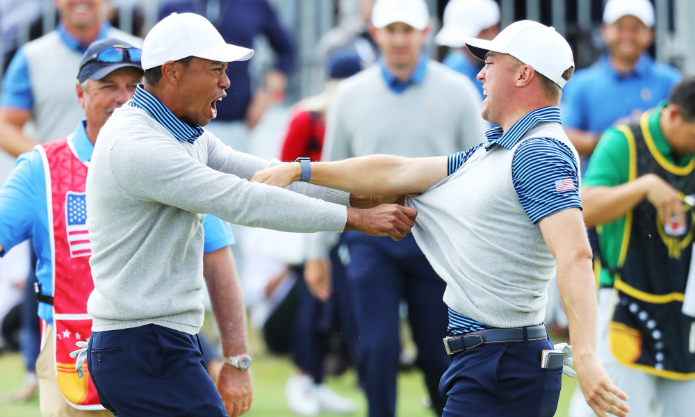 Golf games: How to play a scramble