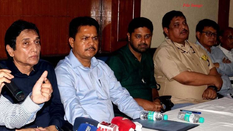 Opposition challenges Himanta Biswa Sarma's authority on Assam Accord ... Opposition challenges Himanta Biswa Sarma's authority on Assam Accord ...