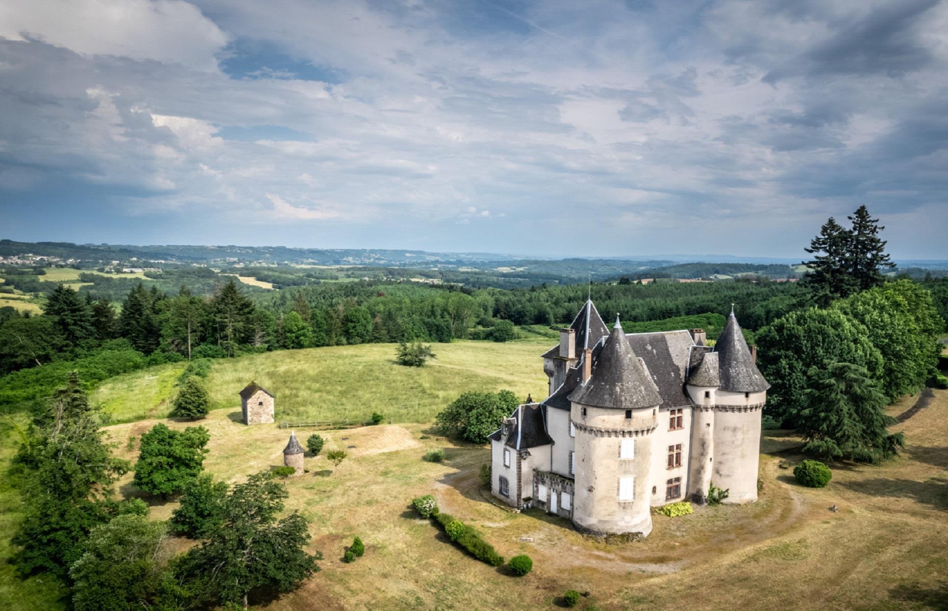 Lujo en ruinas: los castillos europeos abandonados que aún quitan el ...