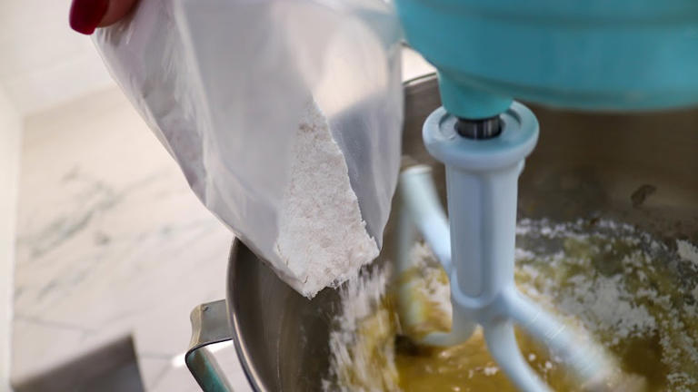 This Banana Cake Recipe Is Simple, But Sometimes Simple Things Are The ...