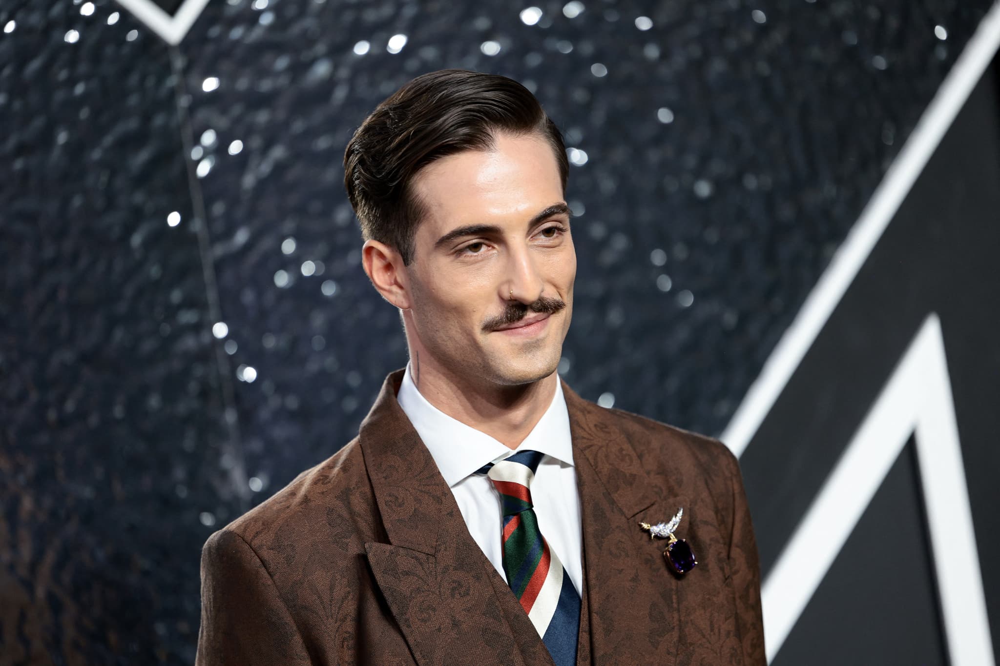 "Il m'écrivait de belles phrases": une femme escroquée de 15.000 euros ...